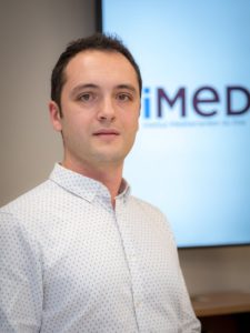 INTERVIEW : Mal de dos, l'enfer de la hernie discale - iMeD